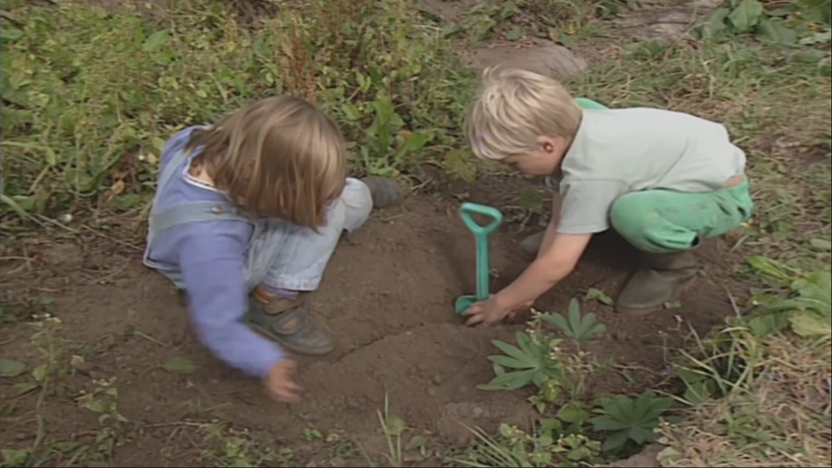 Mud Hole | Teletubbies Wiki | Fandom