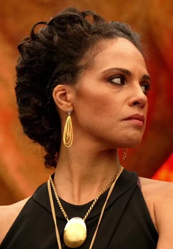 Simone Lightbourne | Wiki The 100 | Fandom