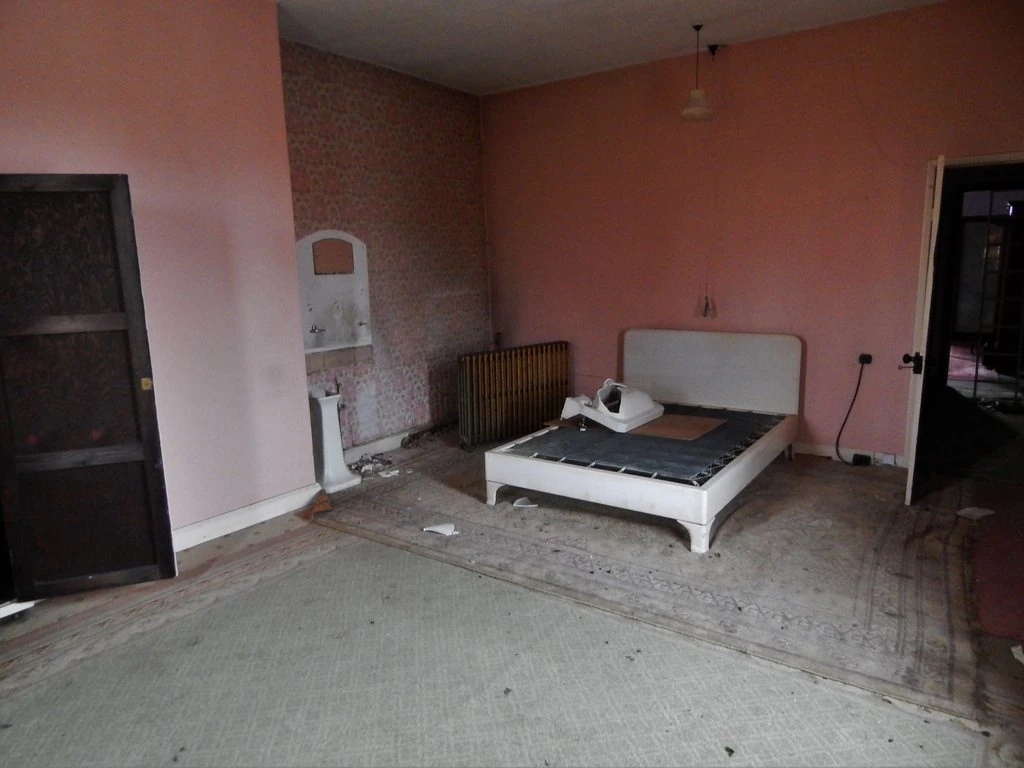 Level 25 "The Abandoned Inside" | The Barren Rooms Wiki | Fandom