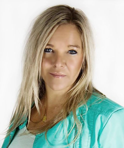 Amy Clare Beales | The Batman Universe Wiki | Fandom