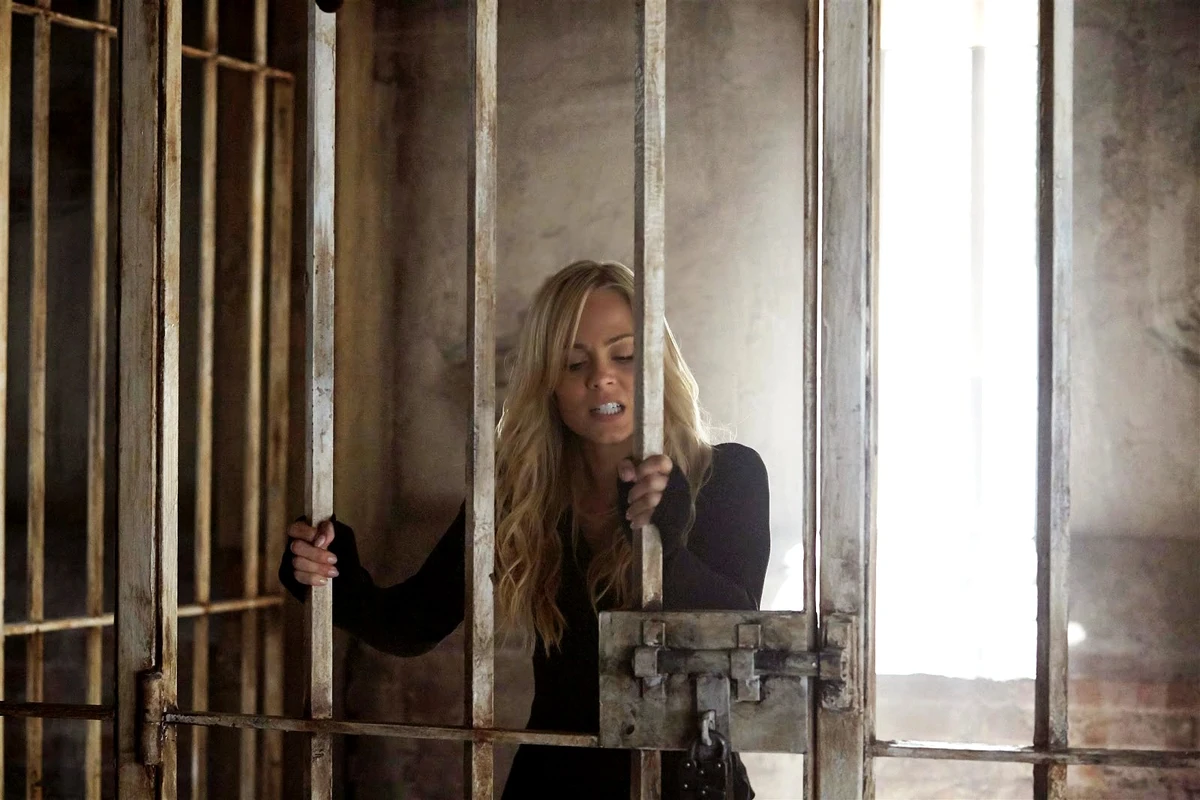 Caged | The Bitten Wiki | Fandom