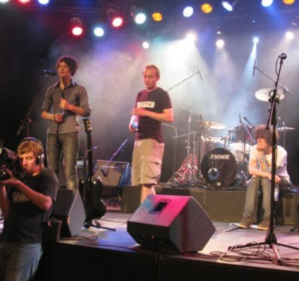 Live on O2TV | The Burns Wiki | Fandom