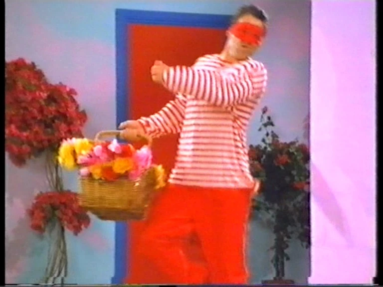 Rose Robber | The Character Wikia | Fandom