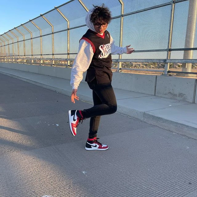 Alex Pettit | The Crazy Middles Wiki | Fandom