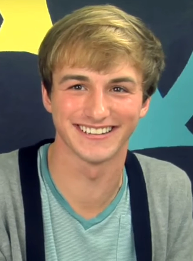 Lucas Cruikshank Et Matthew Fawcus