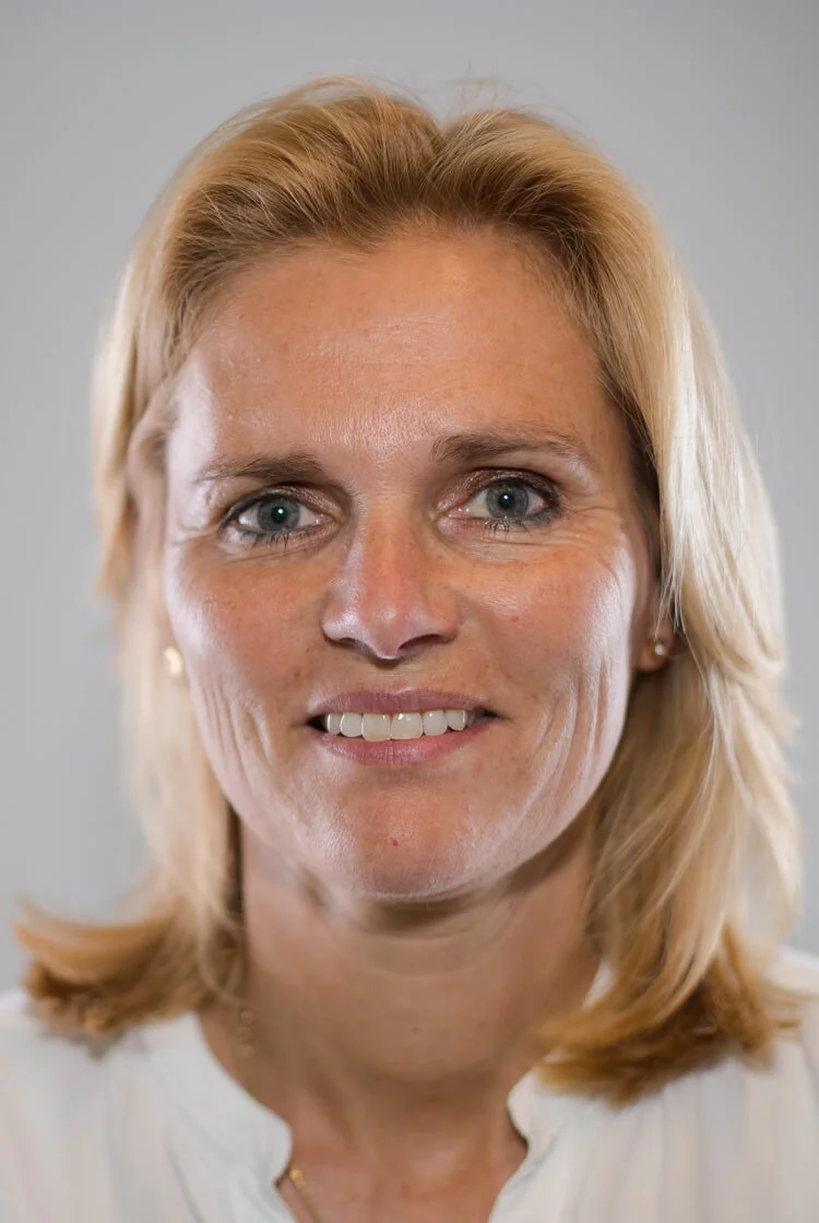 Sarina Wiegman/Image gallery | Football Wiki | Fandom