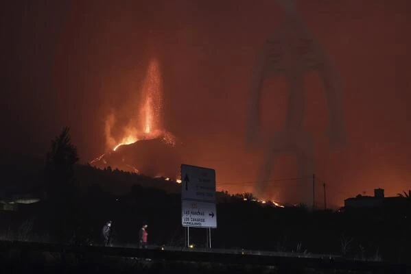 That's no volcano | The giants Trevor Henderson creations Wiki | Fandom