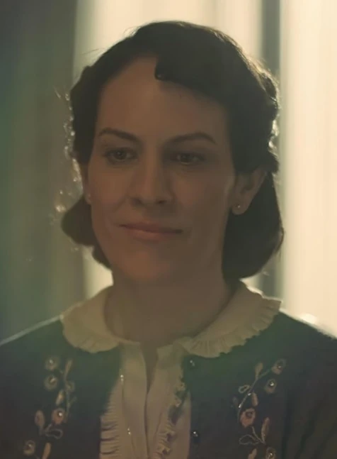 Eliza Usher | The Haunting of Bly Manor Wiki | Fandom