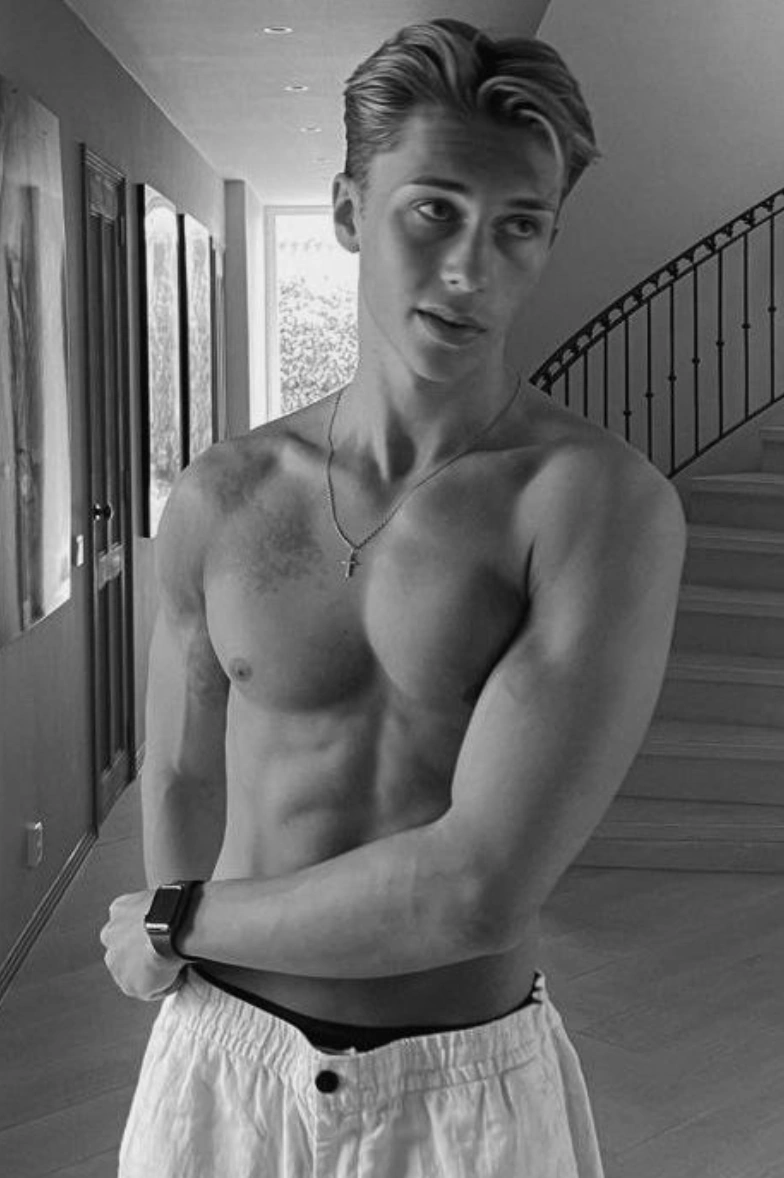 Thatcher Pierson | The Hollow Boys Wiki | Fandom