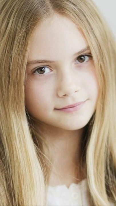 Emilia Jones | House of Anubis Wiki | Fandom