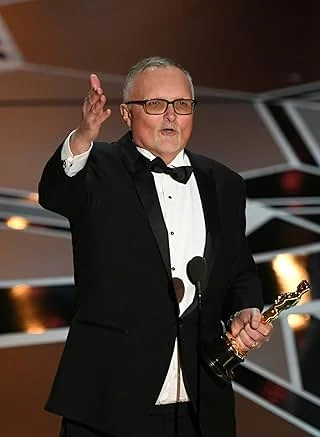 Lee Smith | The Legendary Entertainment Wiki | Fandom