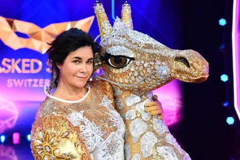 Giraffe (SWITZ) | The Masked Singer Wiki | Fandom