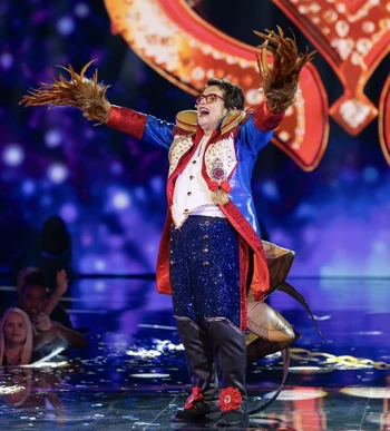 Royal Hen | The Masked Singer Wiki | Fandom