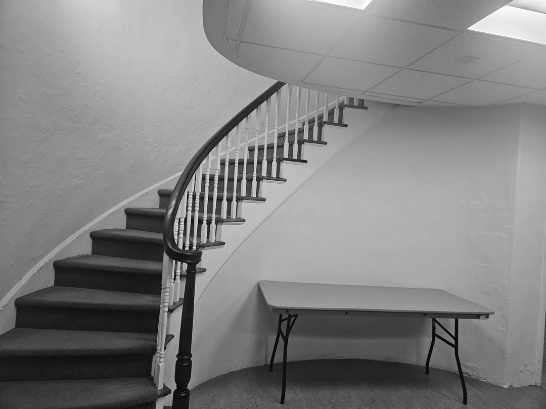 Semi-level -57: "Monochromatic Spiraling Staircase" | Monochromerooms ...