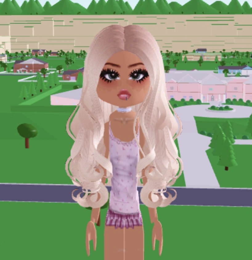 Layla Hilton | The Neighborhood of Robloxia Wiki | Fandom
