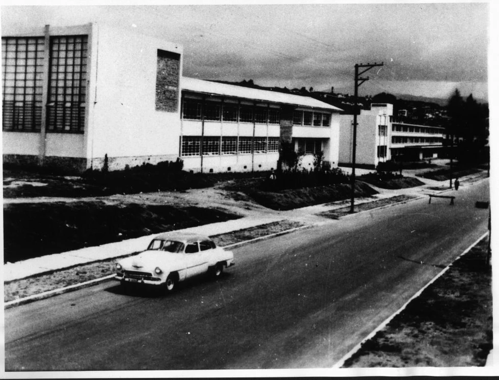 Introducción: una historia antigua y nueva | The Outdated Files Wiki ...