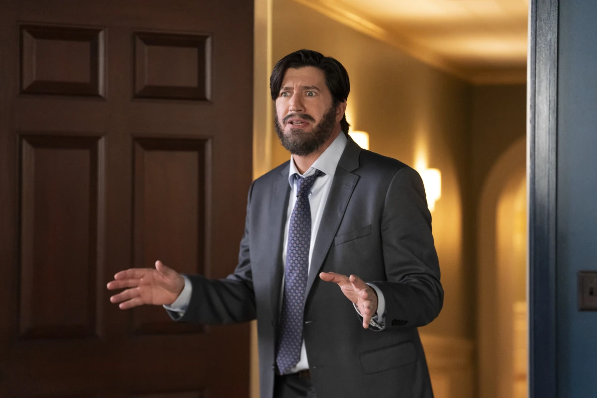 Harry Hollinger | The Residence Wiki | Fandom