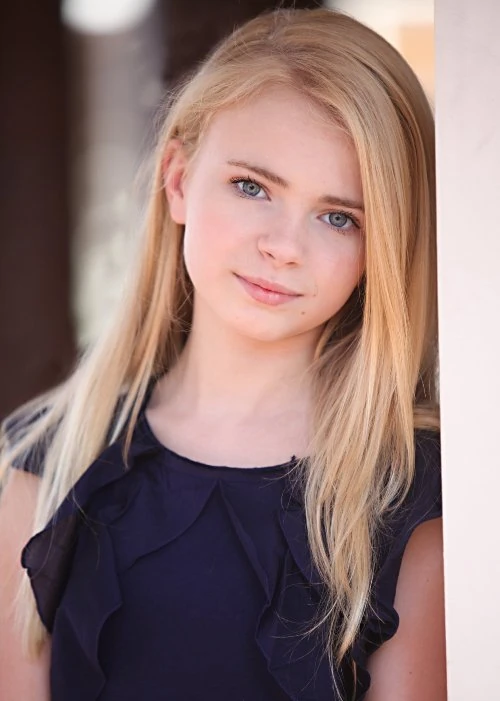 Holly Aquileon | The Seasons Quartet Wikia | Fandom