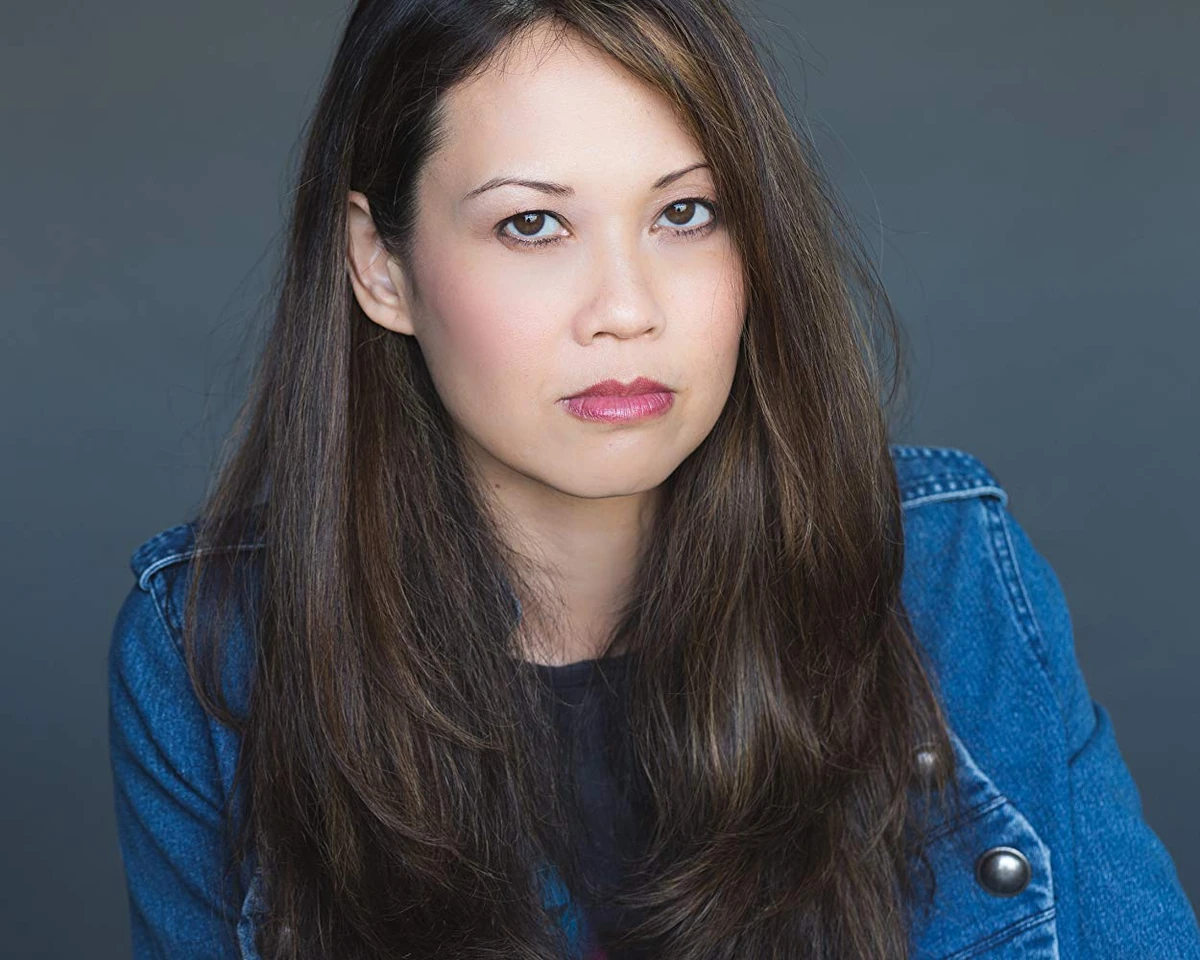 Traci Marsden | The Sisters of Summer Cove Wiki | Fandom
