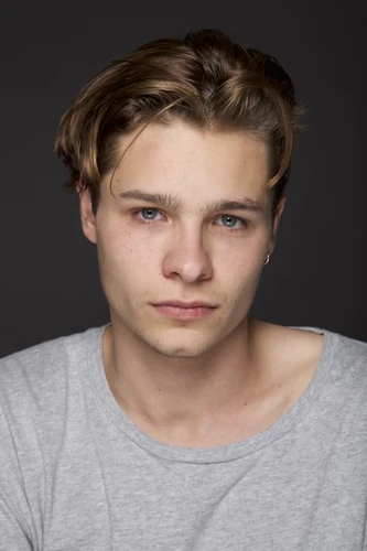 Toby Wallace | The Society Netflix Wiki | Fandom