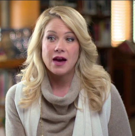 Sandra Vale | The Story Universe Wiki | Fandom