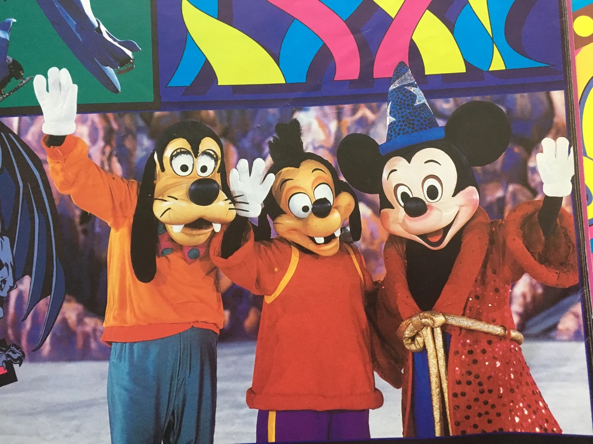 Disney On Ice presents Search of 101 Dalmatians | The Ultimate Disney ...