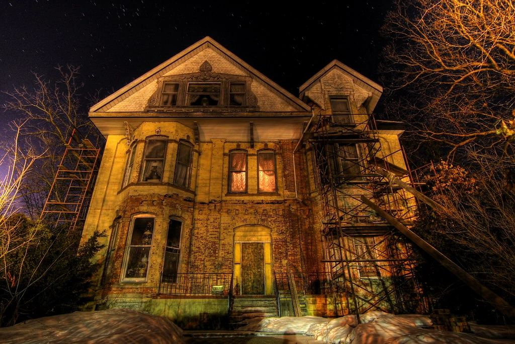 Waldron Hall | The Unknown World Wiki | Fandom