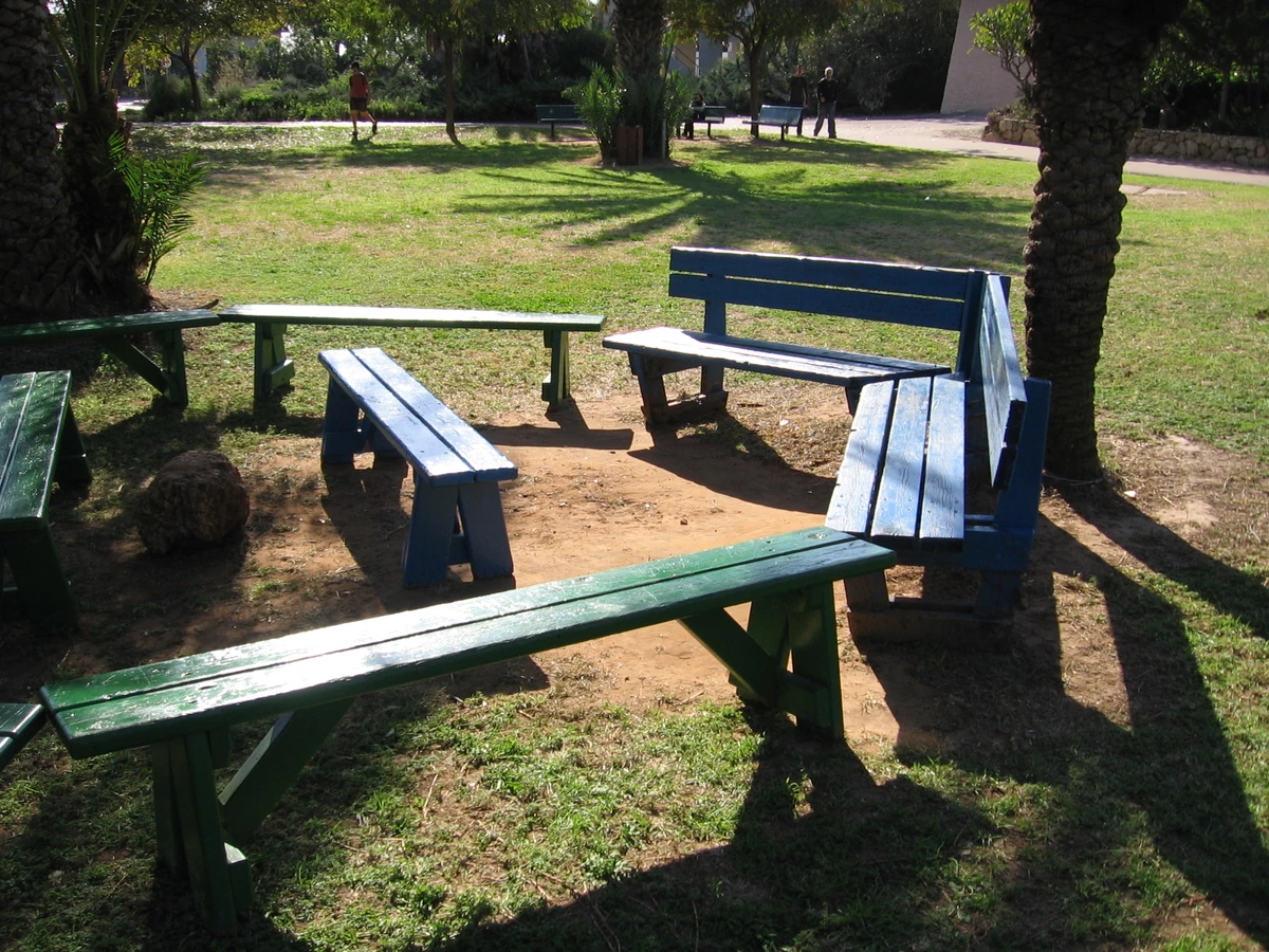 Bench | Elitipedia | Fandom