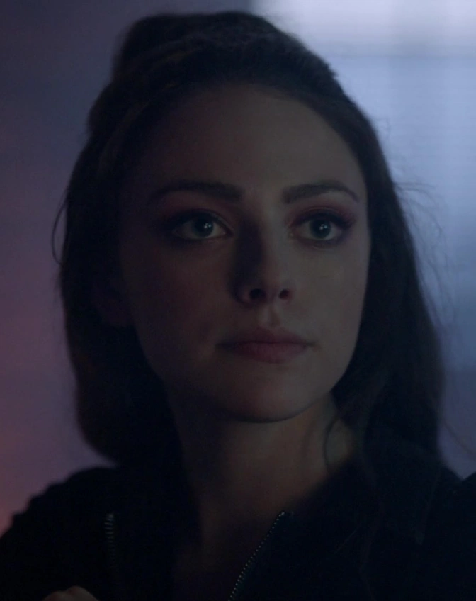 Sienna Burke | THEBELOW Wiki | Fandom