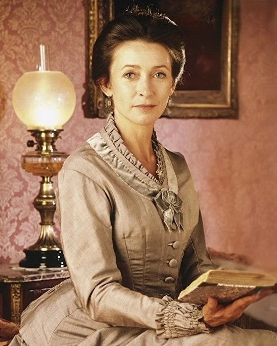 Laura Testvalley (1995) | The Buccaneers Wiki | Fandom