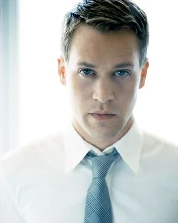 T.R. Knight | Smoke and Mirrors Wiki | Fandom