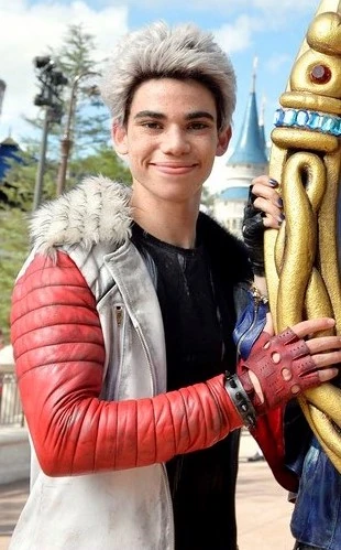 Carlos De Vil/Gallery | Descendants Wiki | Fandom