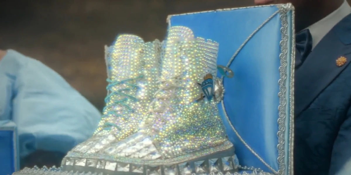 Chloe's Glass Shoes | Descendants Wiki | Fandom