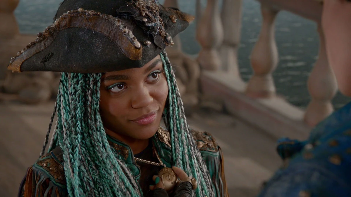 Sea Witch Necklaces | Descendants Wiki | Fandom