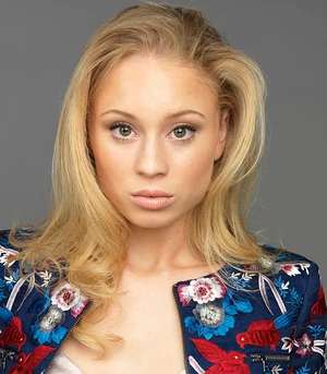 Emma Holmes | The Face Wiki | Fandom