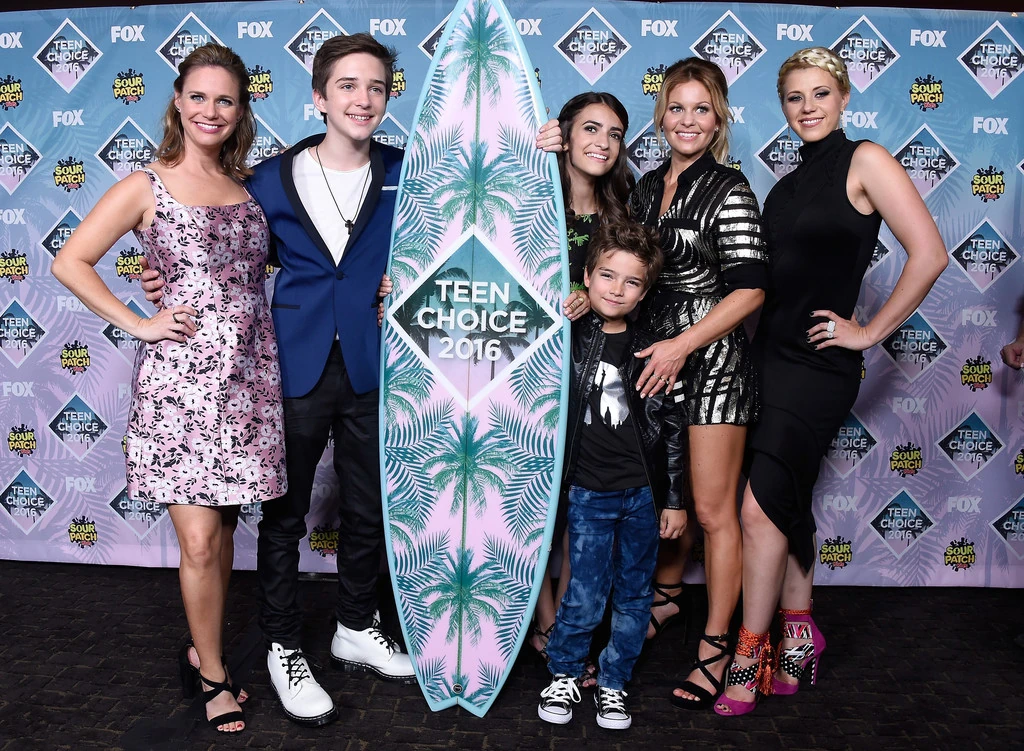 Awards | Fuller House Wikia | Fandom