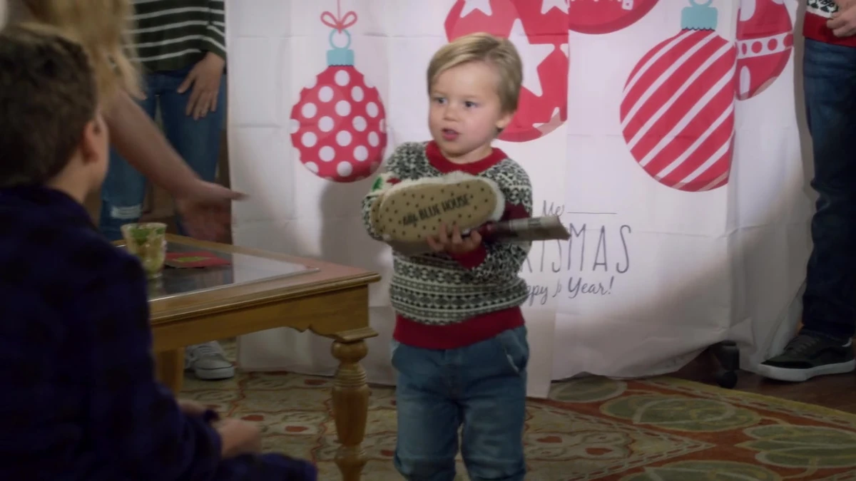 Tommy Fuller Jr. Season 4 Image Gallery | Fuller House Wikia | Fandom