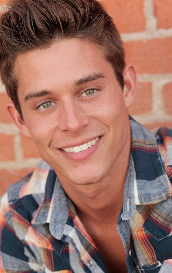 Robert Livingston | Fuller House Wikia | Fandom