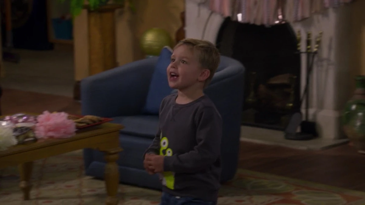 Tommy Fuller Jr. Season 5 Image Gallery | Fuller House Wikia | Fandom