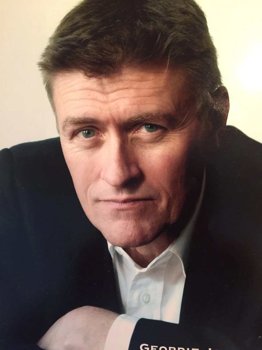 Geordie Johnson | Wiki Un soupçon de magie | Fandom