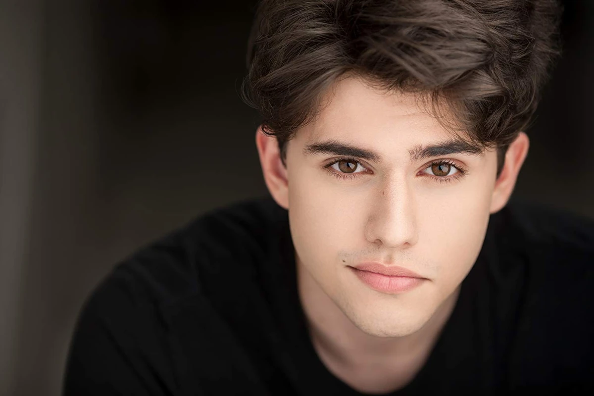 Rhys Matthew Bond | Wiki Un soupçon de magie | Fandom