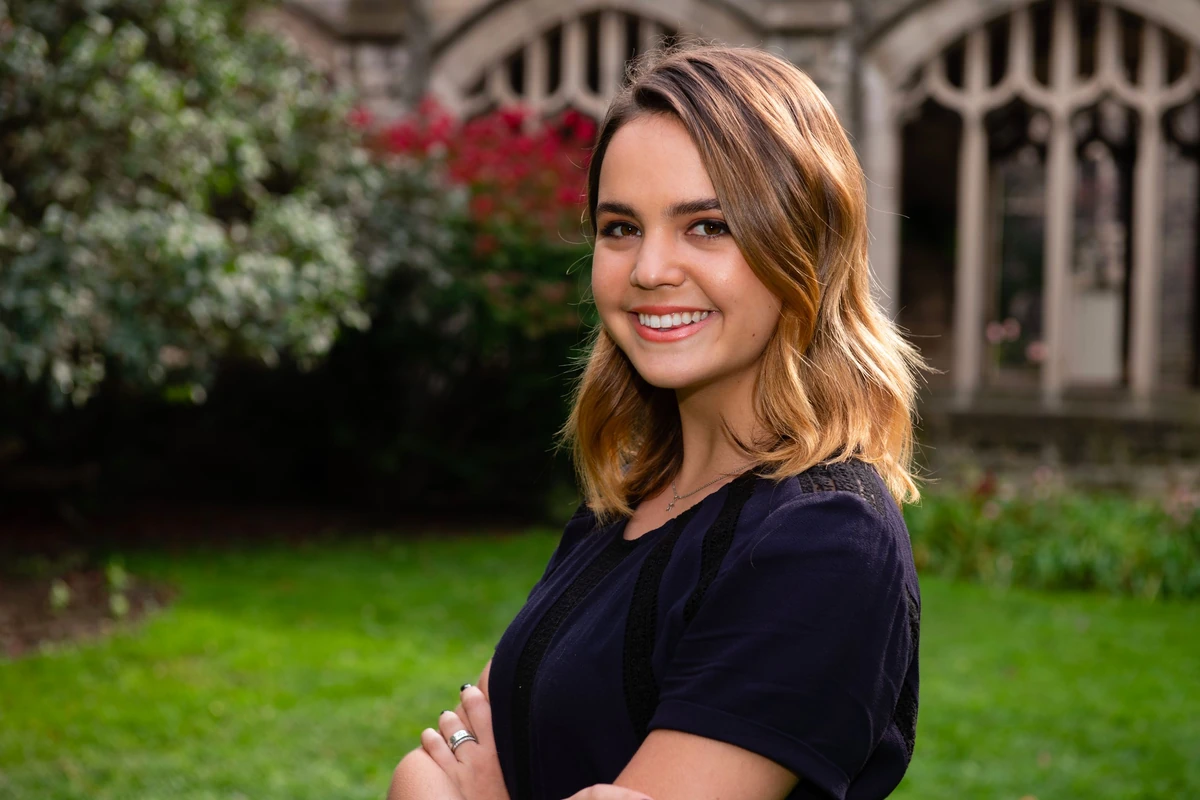 Grace Russell | Wiki Un soupçon de magie | Fandom