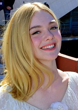 Elle Fanning | Wiki The Hunger Games | Fandom