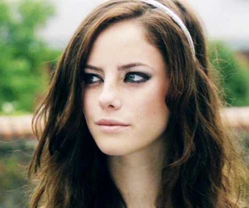 Courtney Mauntell | The Hunger Games Fanon Wiki | Fandom