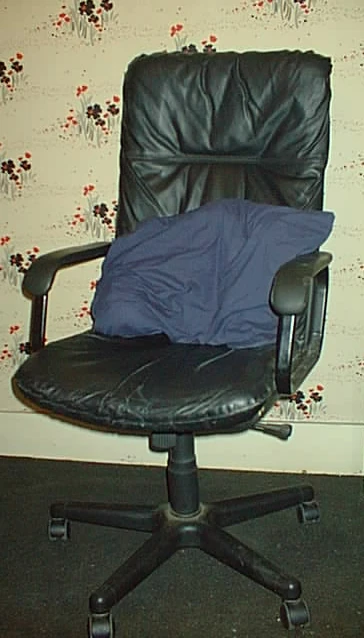 Squeaky Chair | The Internet Box Wiki | Fandom