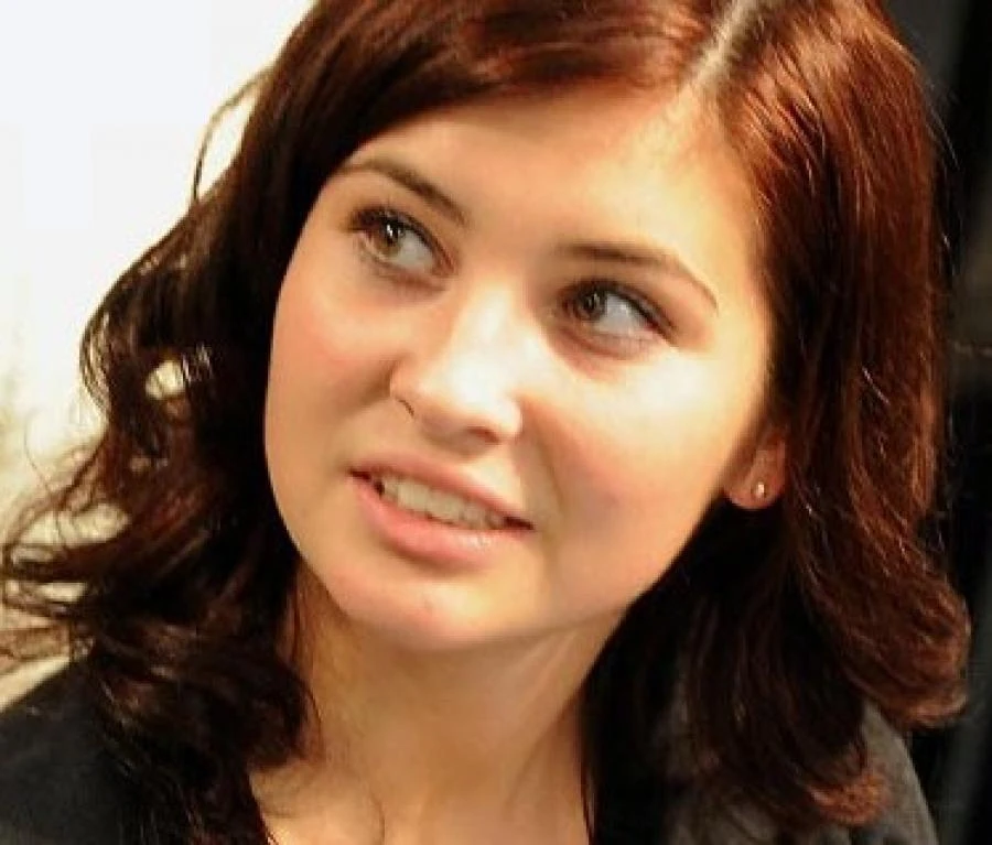 Celebrity Character Profile: Willow Palin | The Islands Wiki | Fandom