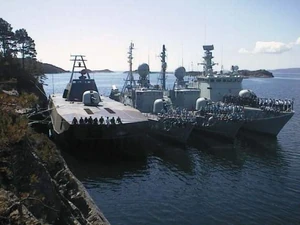 SHIPS: FCR-00 Stiletto-class Corvettes | The Islands Wiki | Fandom