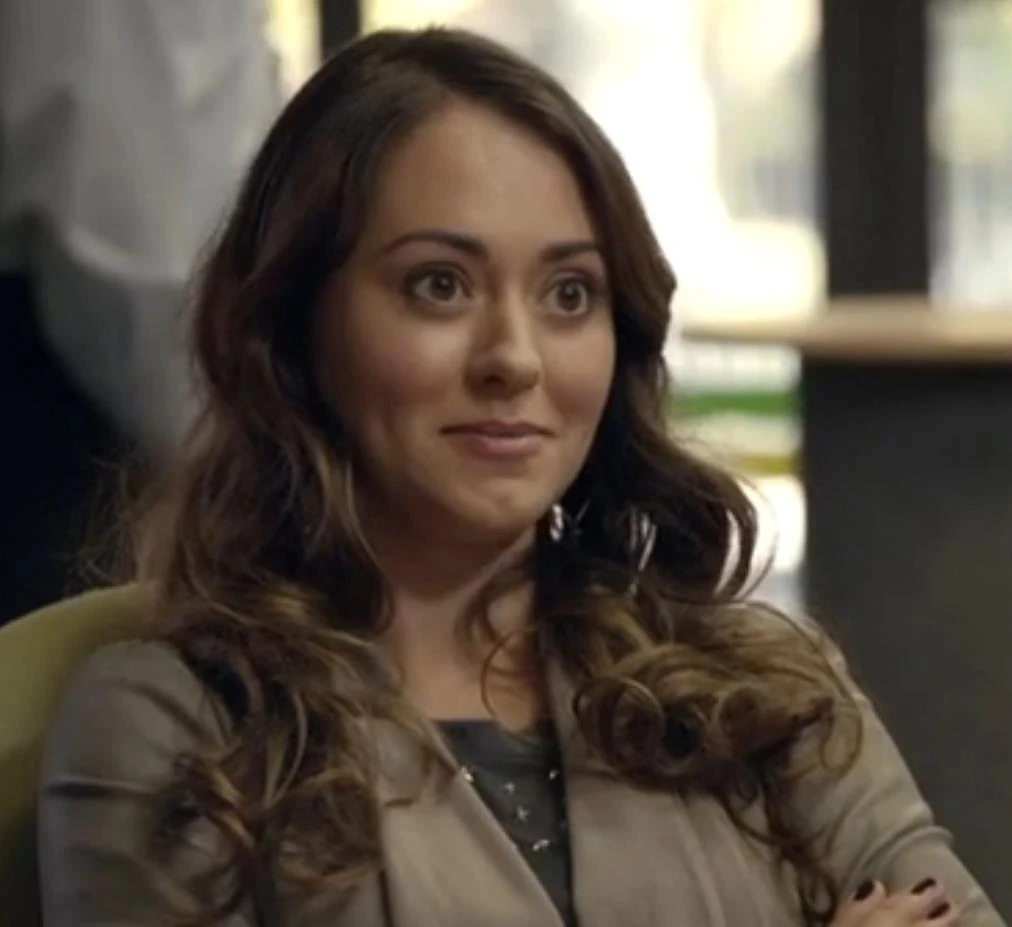 Mia Gibbs | The Job Lot Wiki | Fandom