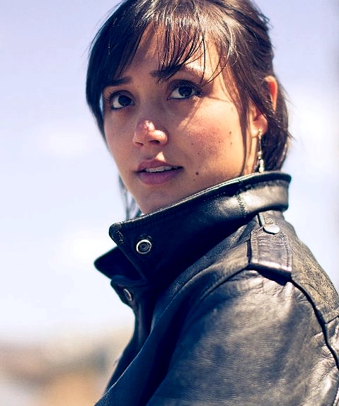 Dia Frampton | Meg and Dia Wiki | Fandom