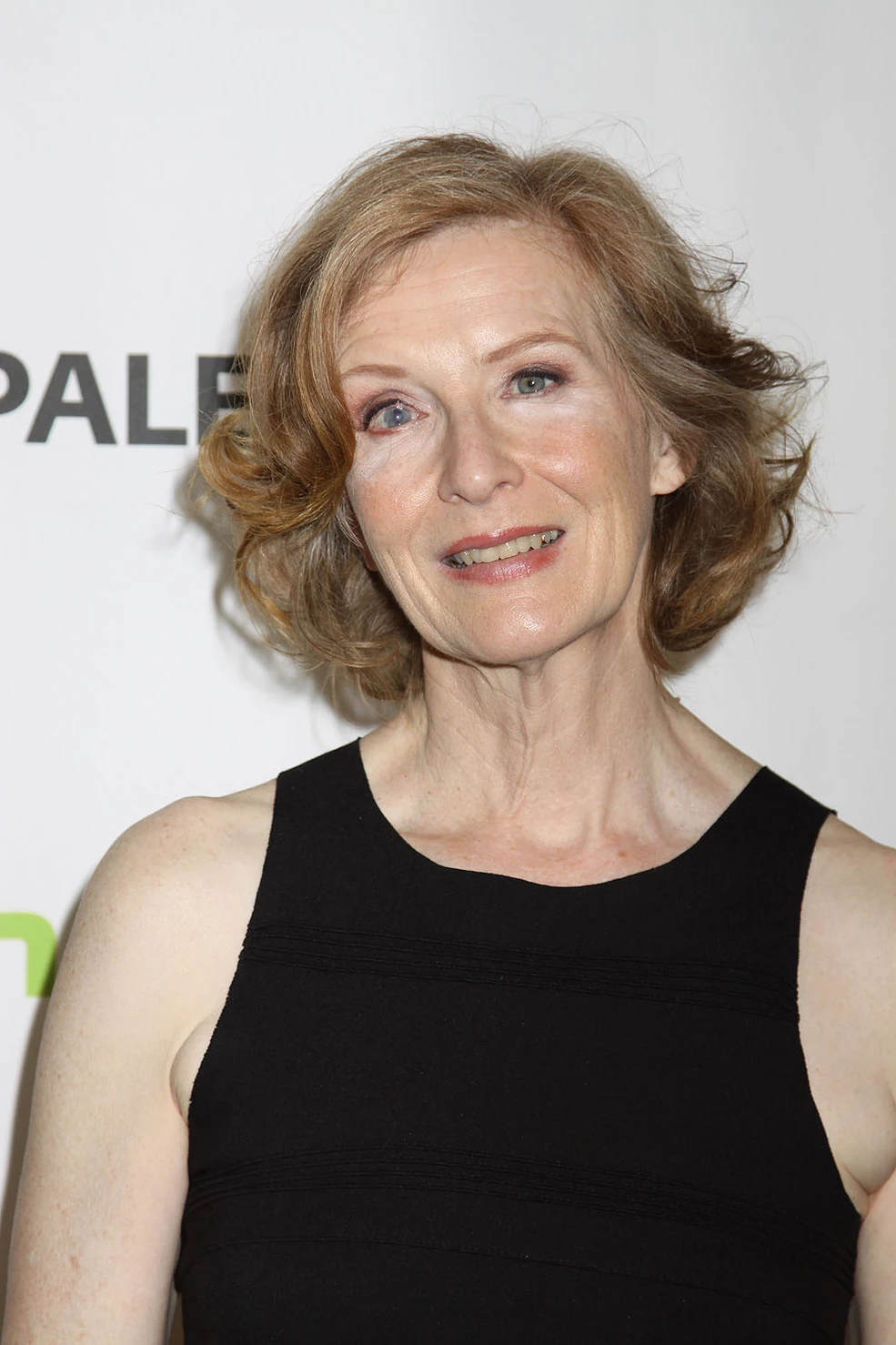 Frances Conroy Blir Forelsket Frances Conroy Actress